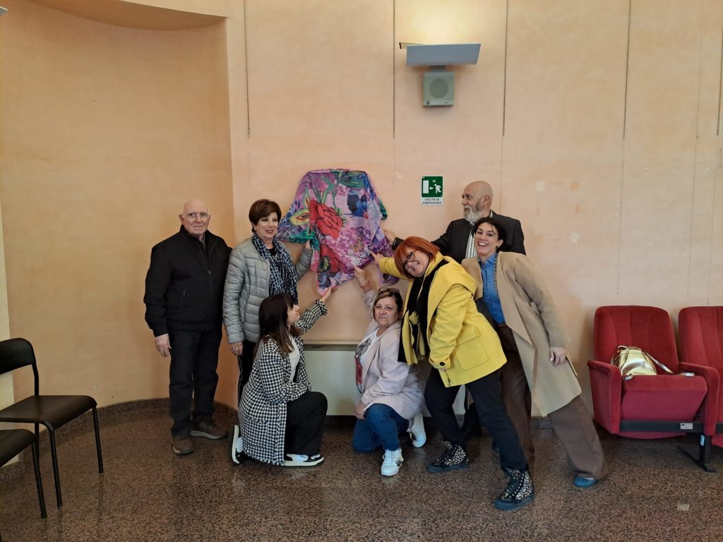 Civitavecchia - Il foyer del Teatro Traiano dedicato alla danza ...