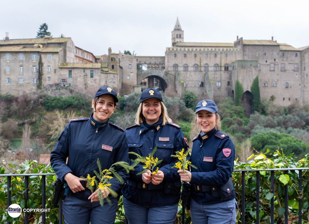 Viterbo - La Questura festeggia la Festa della Donna con una magnifica foto - EtruriaNews