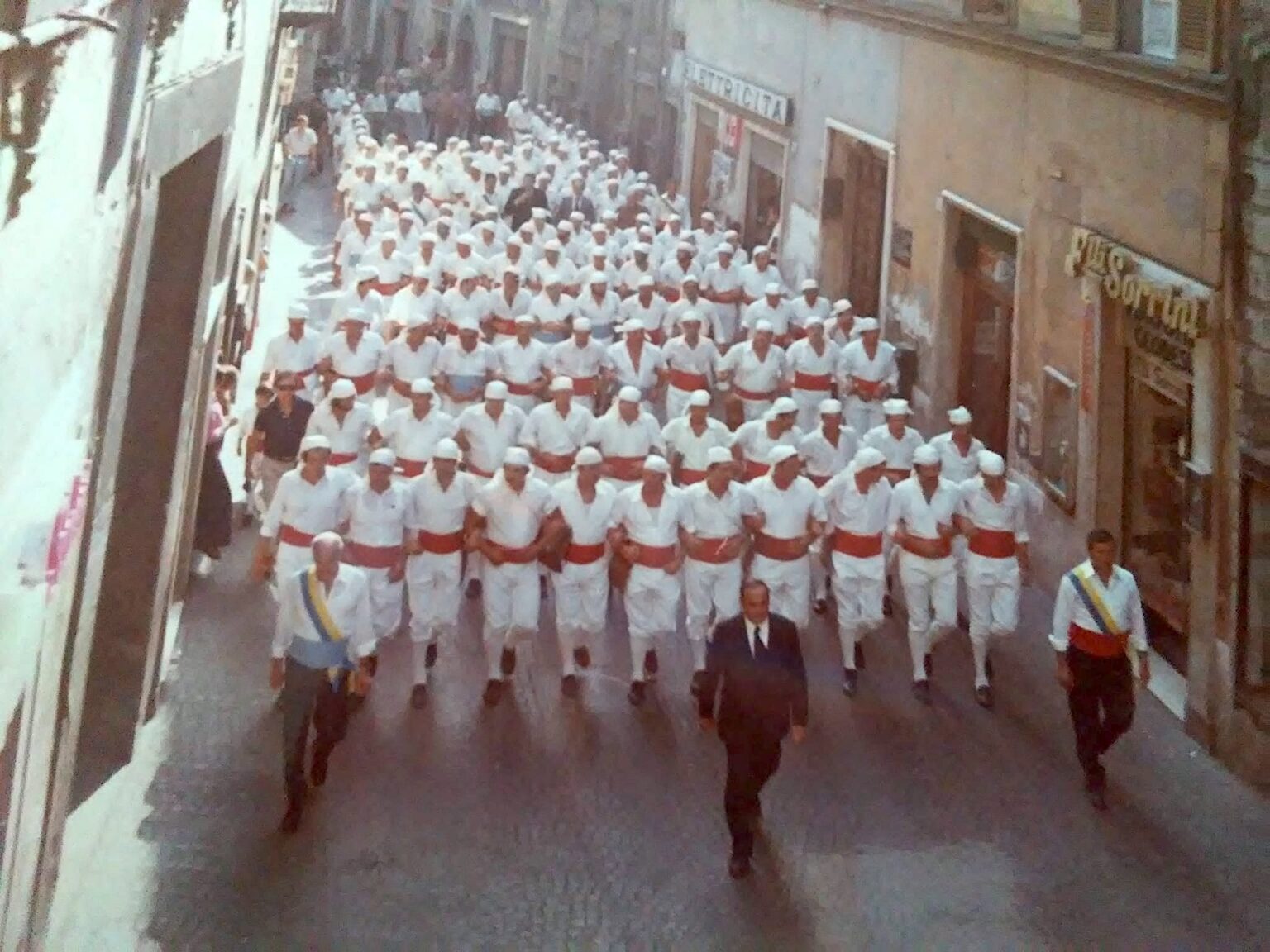 Viterbo - Corso Italia, fine delle "vasche": tra serrande abbassate e ...